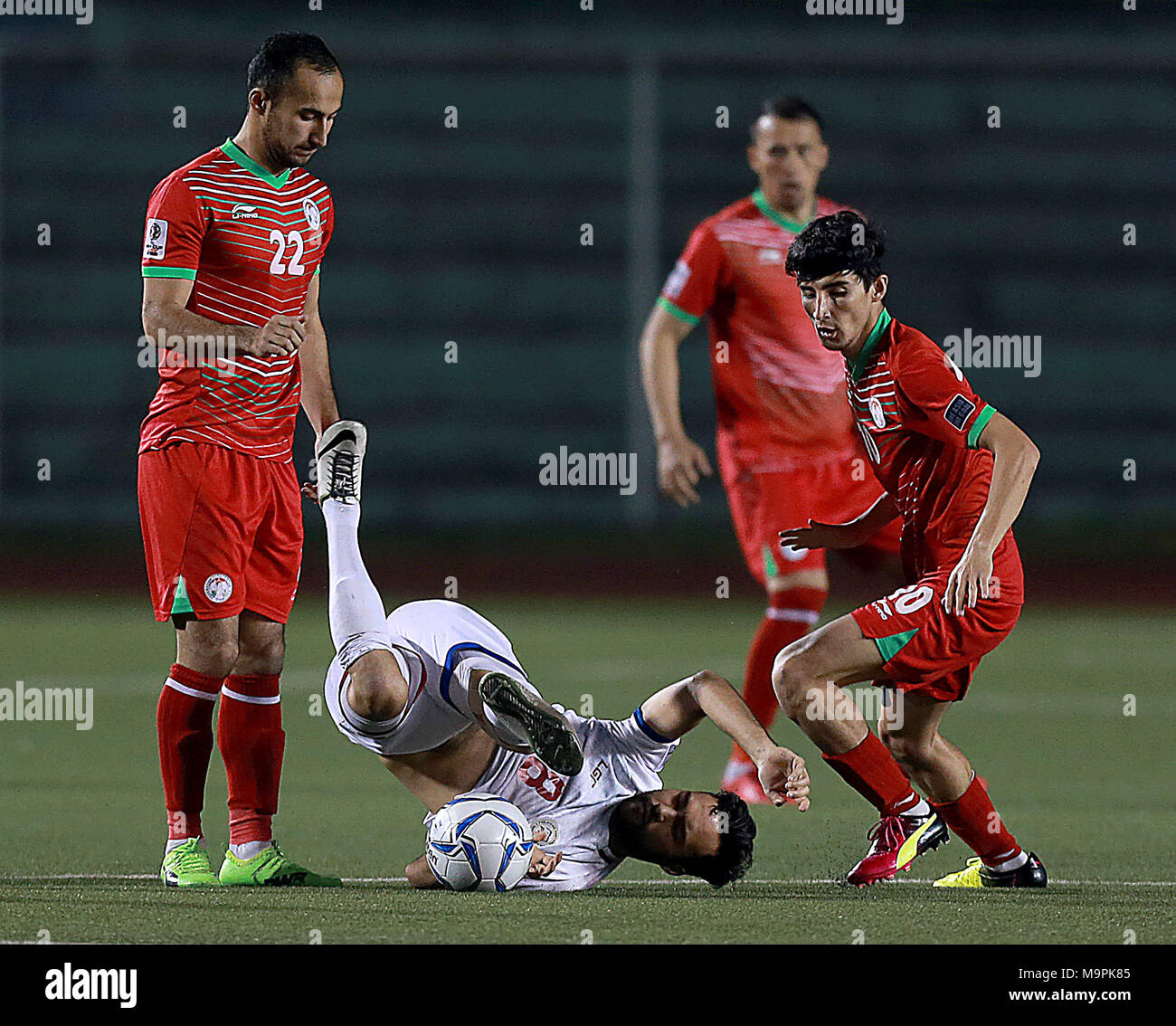 Manila, Philippines. 27th Mar, 2018. Manuel Ott (C) of the Philippines ...