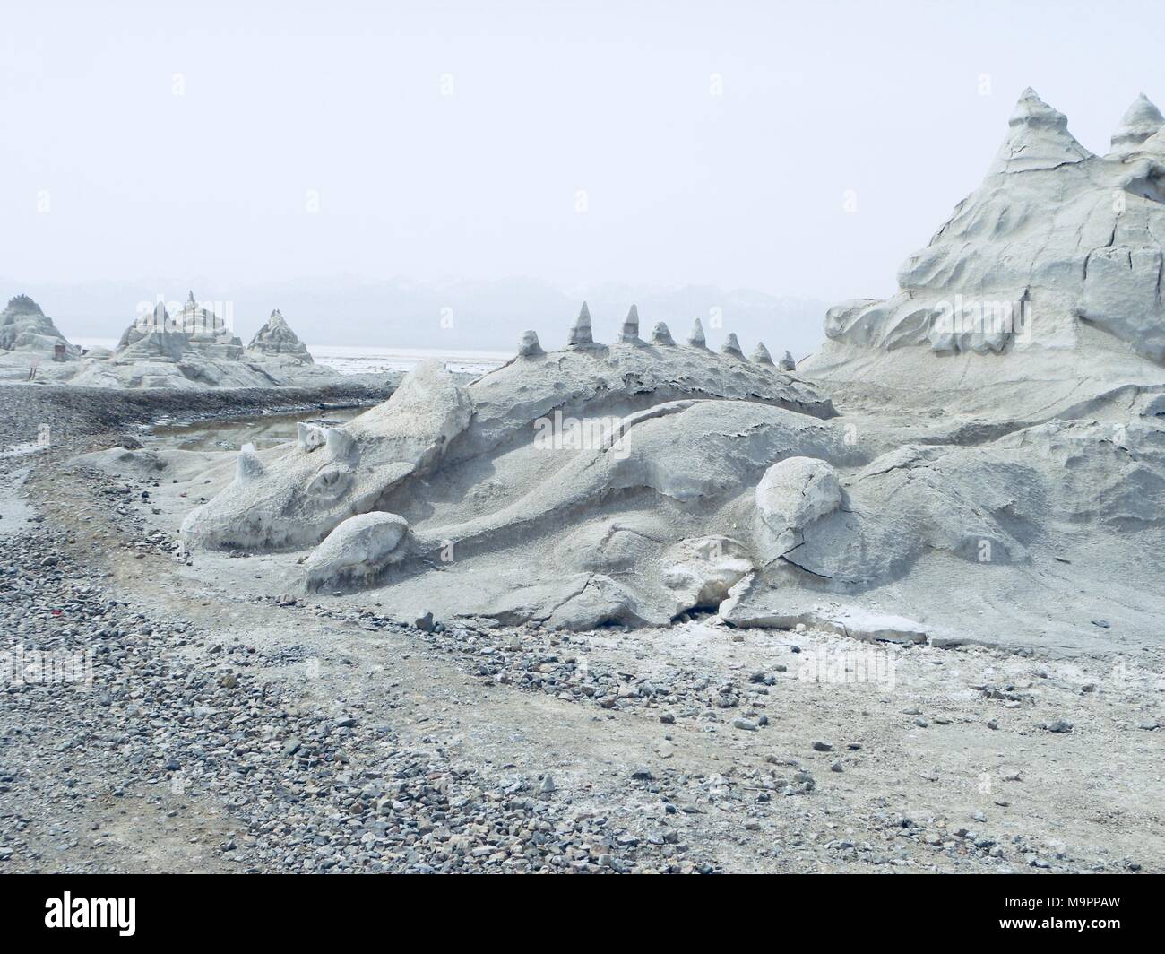 Qaidam basin landscape hi-res stock photography and images - Alamy