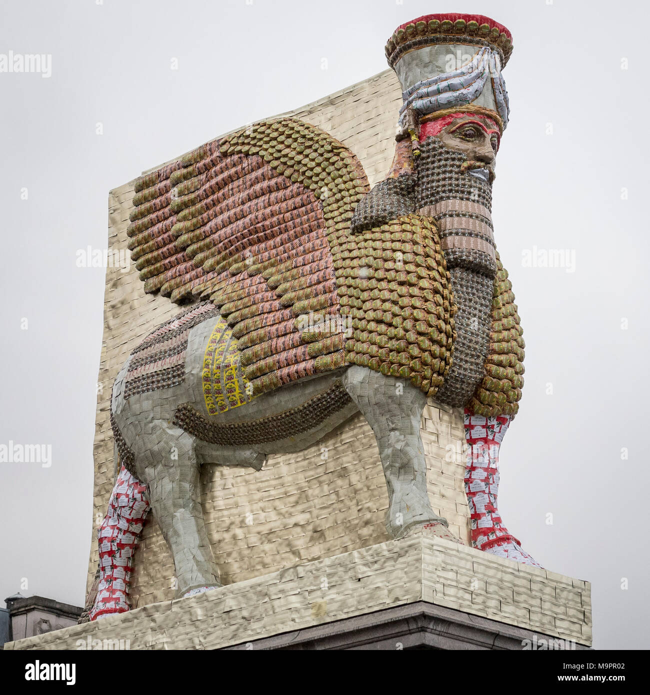 Destroyed nineveh iraq sculpture hi-res stock photography and images ...