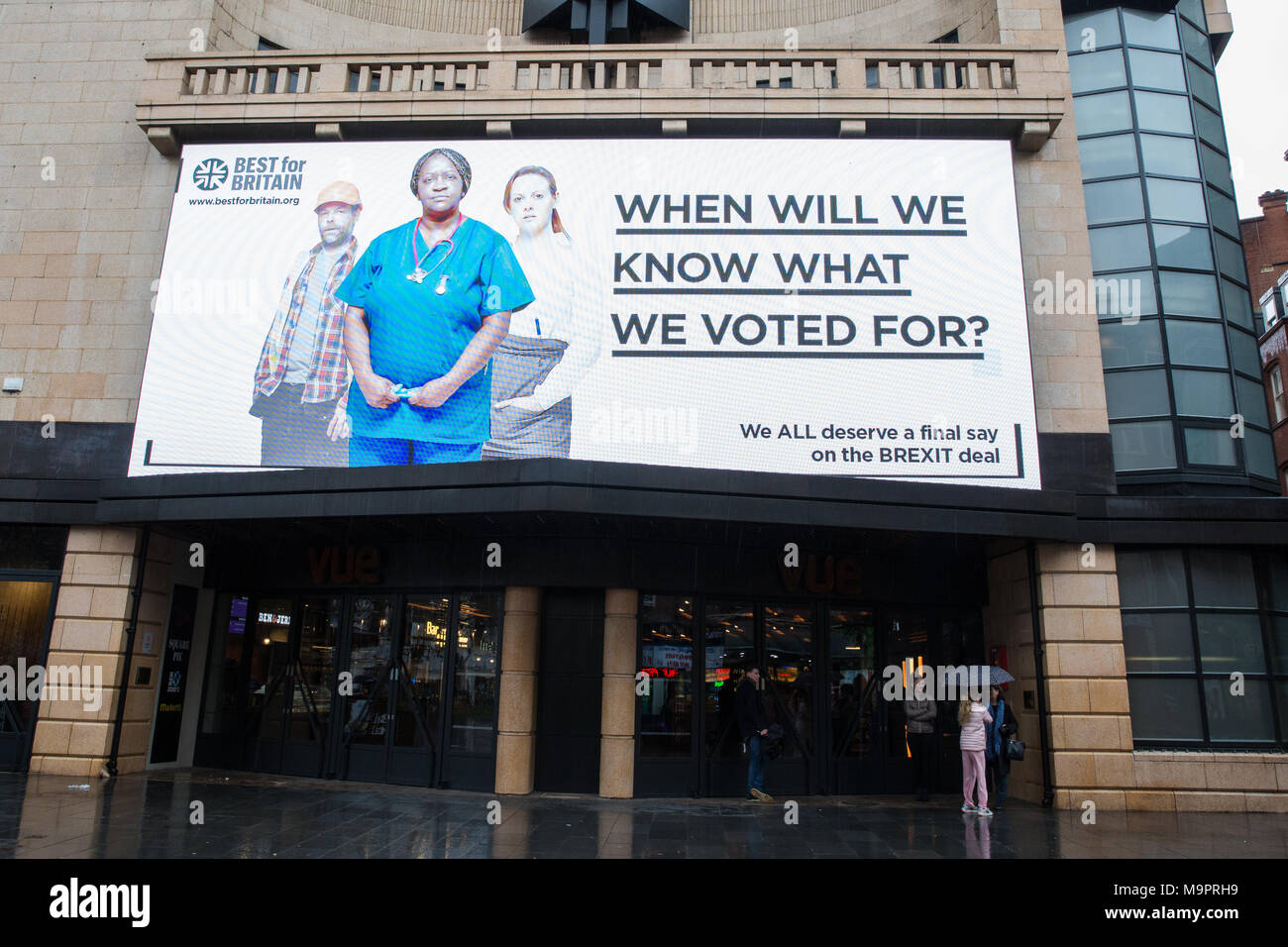 Billboard with nationwide advertisement hi-res stock photography and ...