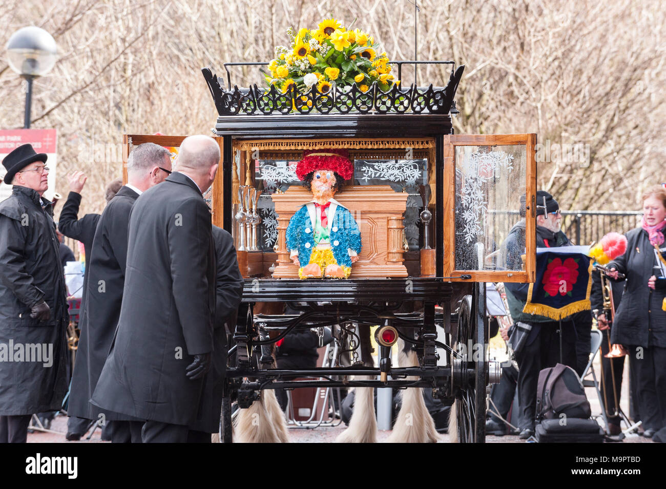 Liverpool Cathedral, Liverpool, UK. 28th March 2018. The funeral of Sir ...