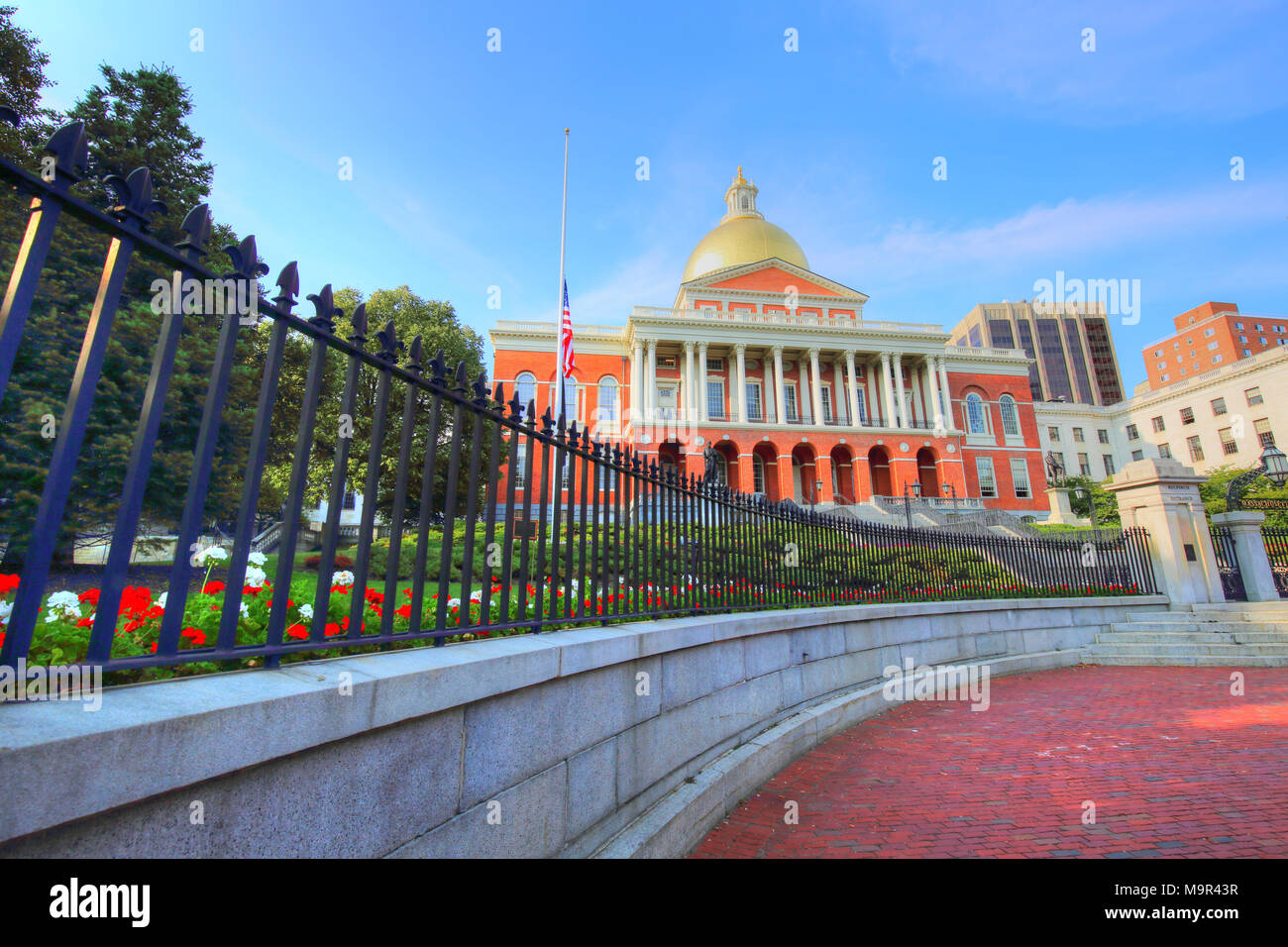 Old state house boston summer hi-res stock photography and images - Alamy