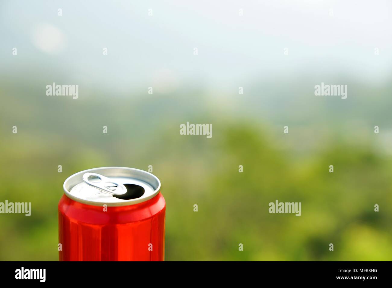 Red aluminium can hi-res stock photography and images - Alamy