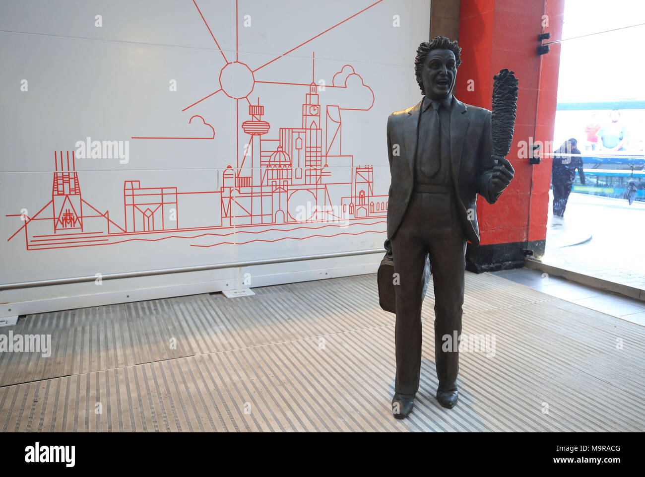 The Sir Ken Dodd statue is reinstalled at Liverpool Lime Street Station ...