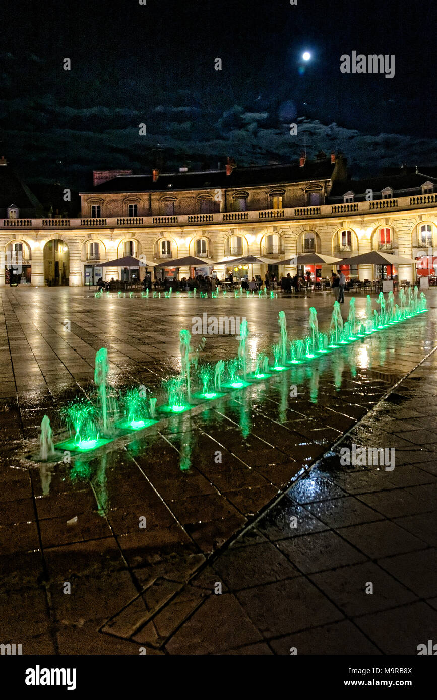 Night-time in the Place Liberacion, Dijon, Burgundy with fountains and ...