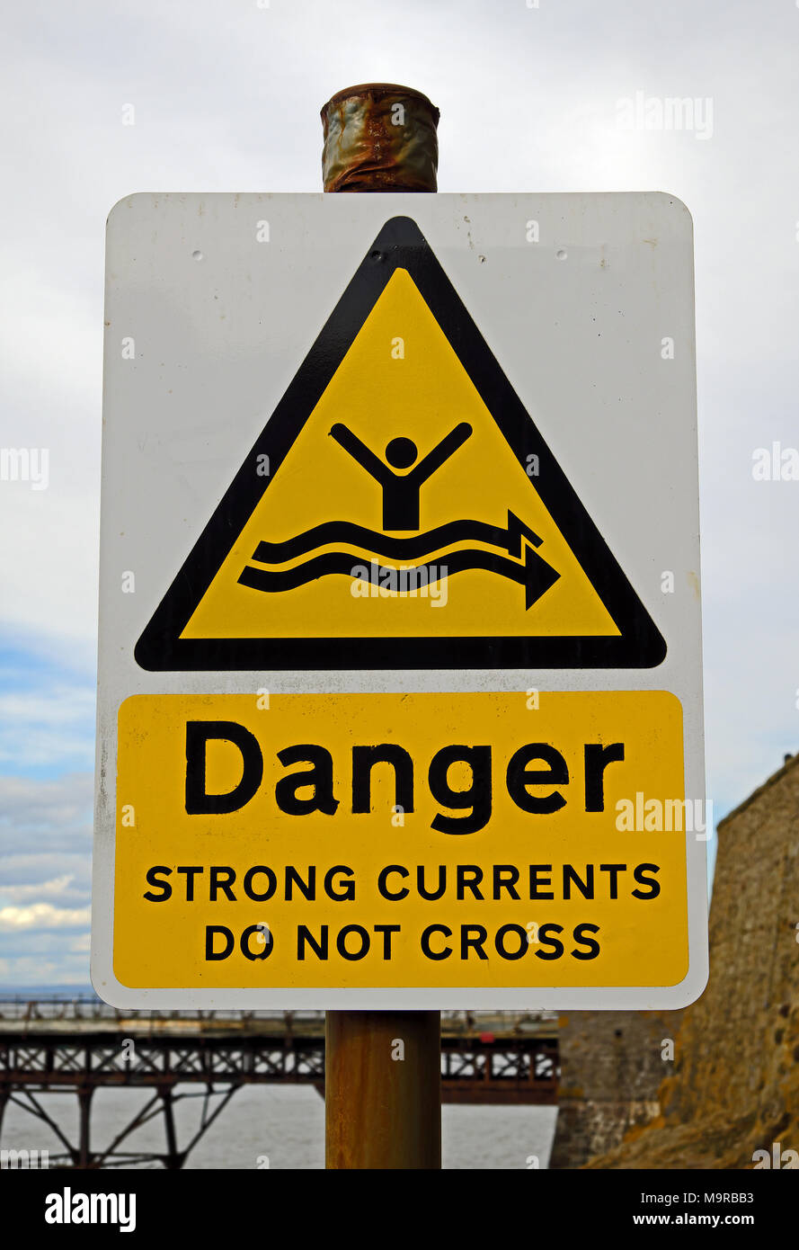 Decaying sign uk hi-res stock photography and images - Alamy