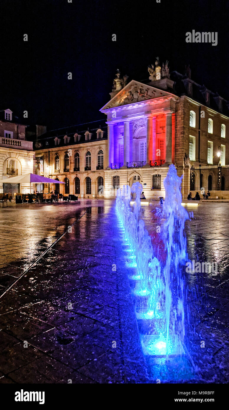 Night-time in the Place Liberacion, Dijon, Burgundy with fountains and ...