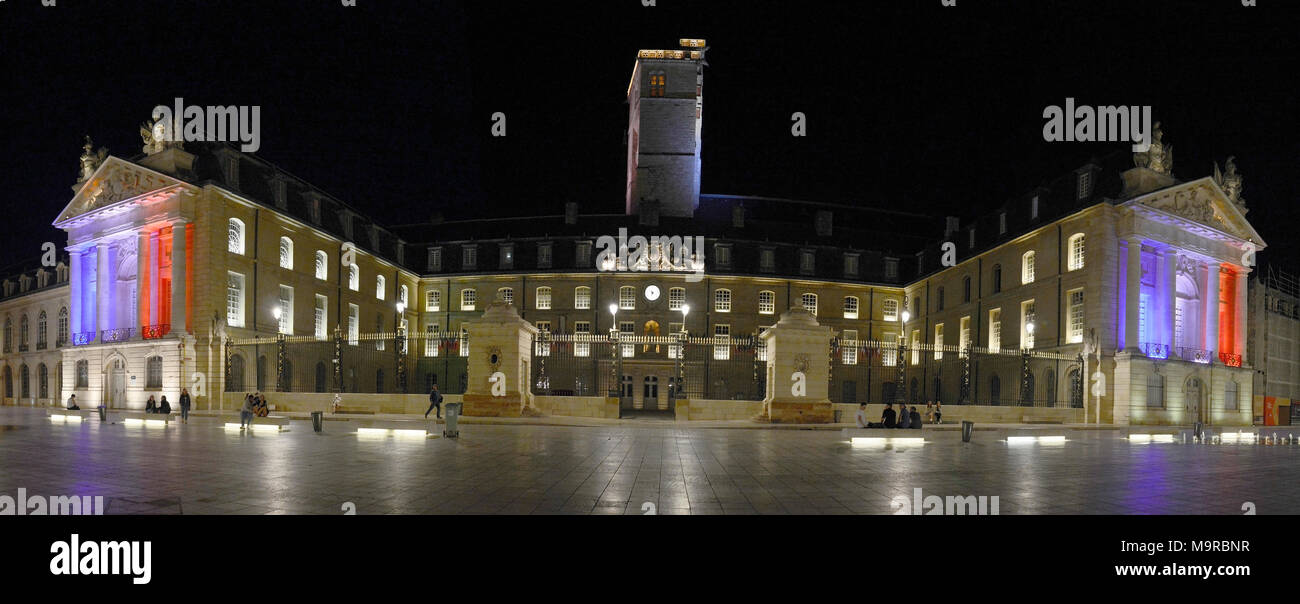 Night-time in the Place Liberacion, Dijon, Burgundy with fountains and ...