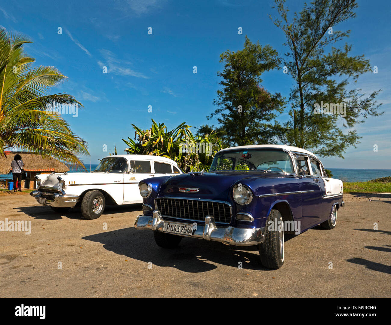 Vintage American Cars on Cuban Coast Stock Photo - Alamy