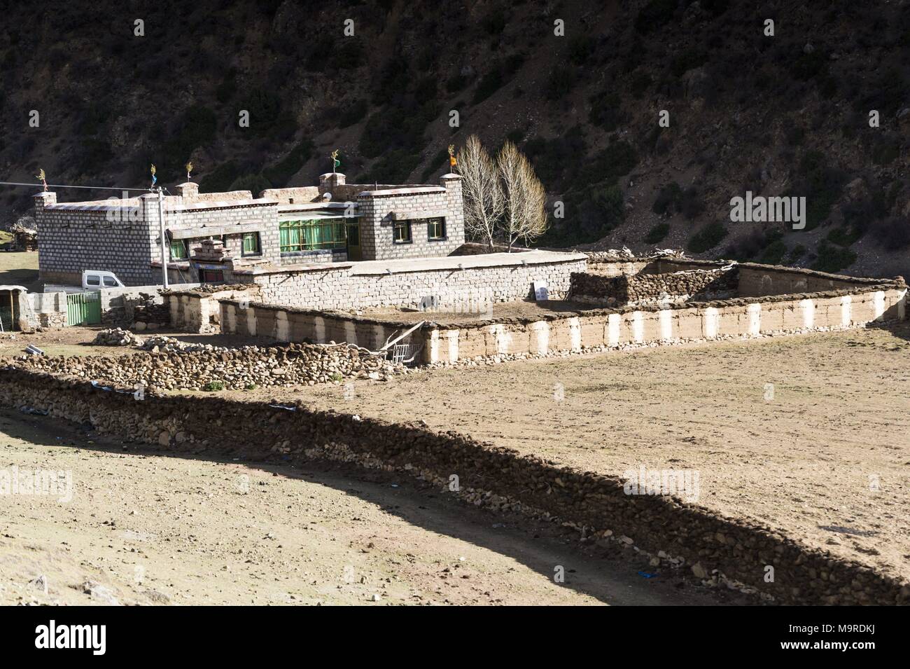 The village chumdo at reting monastery hi-res stock photography and ...