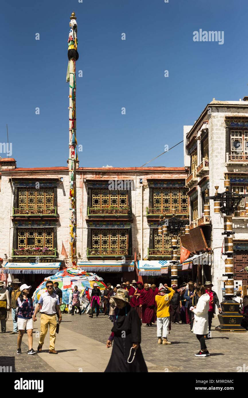 Lhasa, Barkor September 2017 | usage worldwide Stock Photo - Alamy