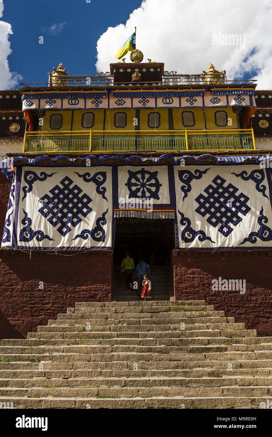 Tsurphu monastery tibet china hi-res stock photography and images - Alamy