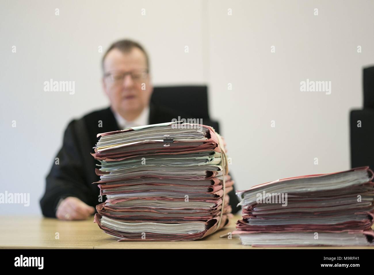 Judge working behind court hi-res stock photography and images - Alamy