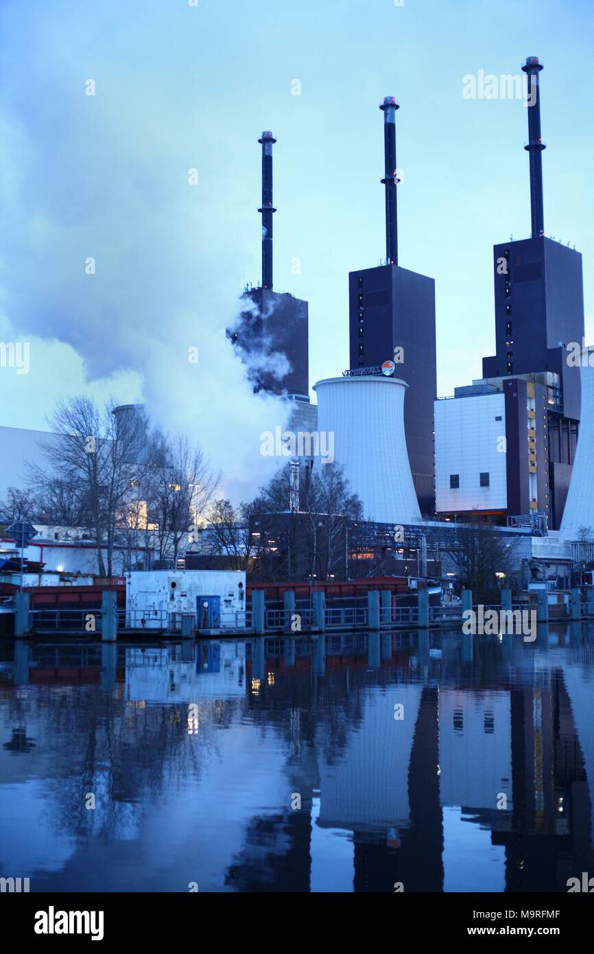 The Vattenfall Europe Power gas station Lichterfelde is pictured in ...