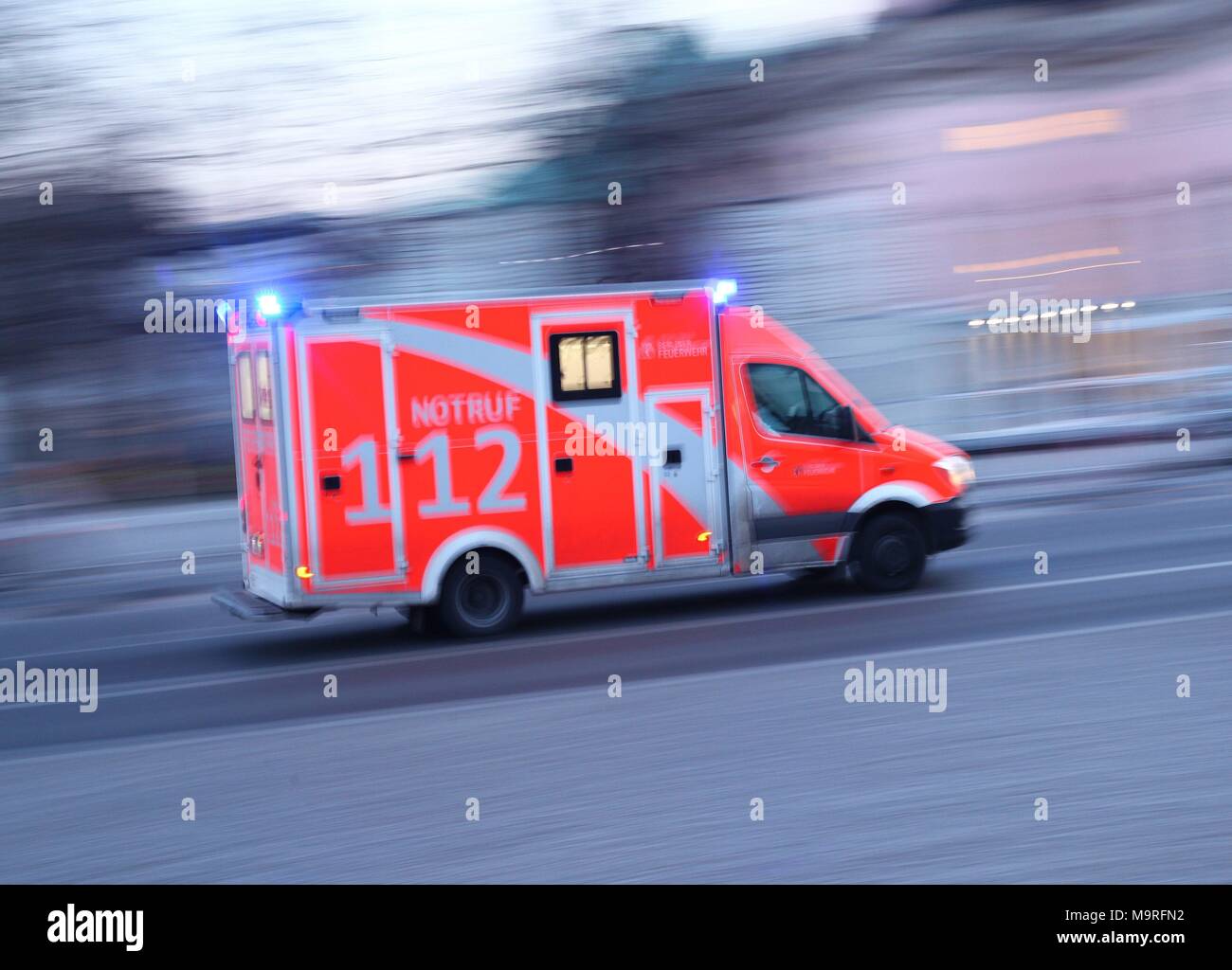 Donut foto hi-res stock photography and images - Alamy