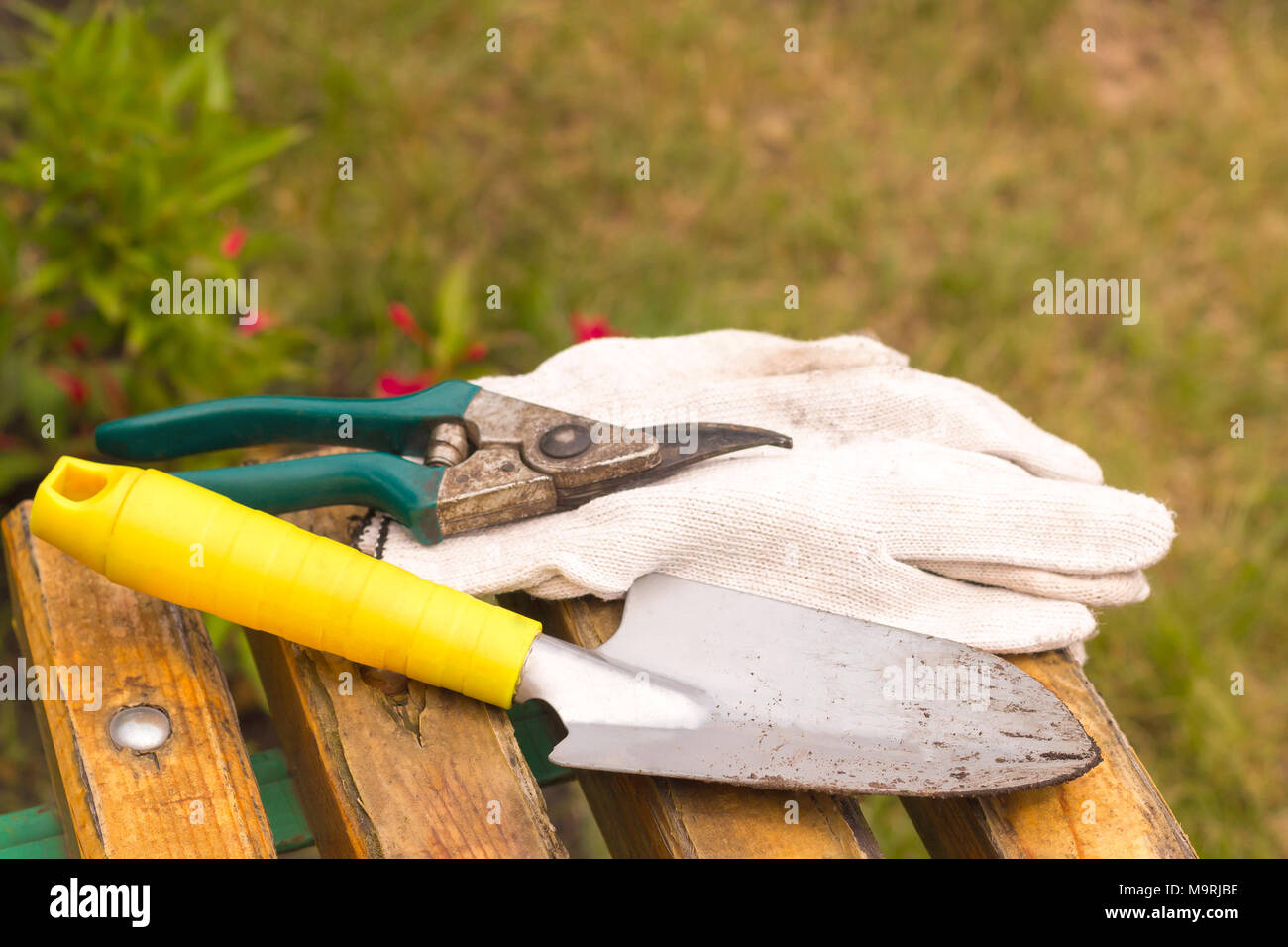 Dirty garden tools hi-res stock photography and images - Alamy