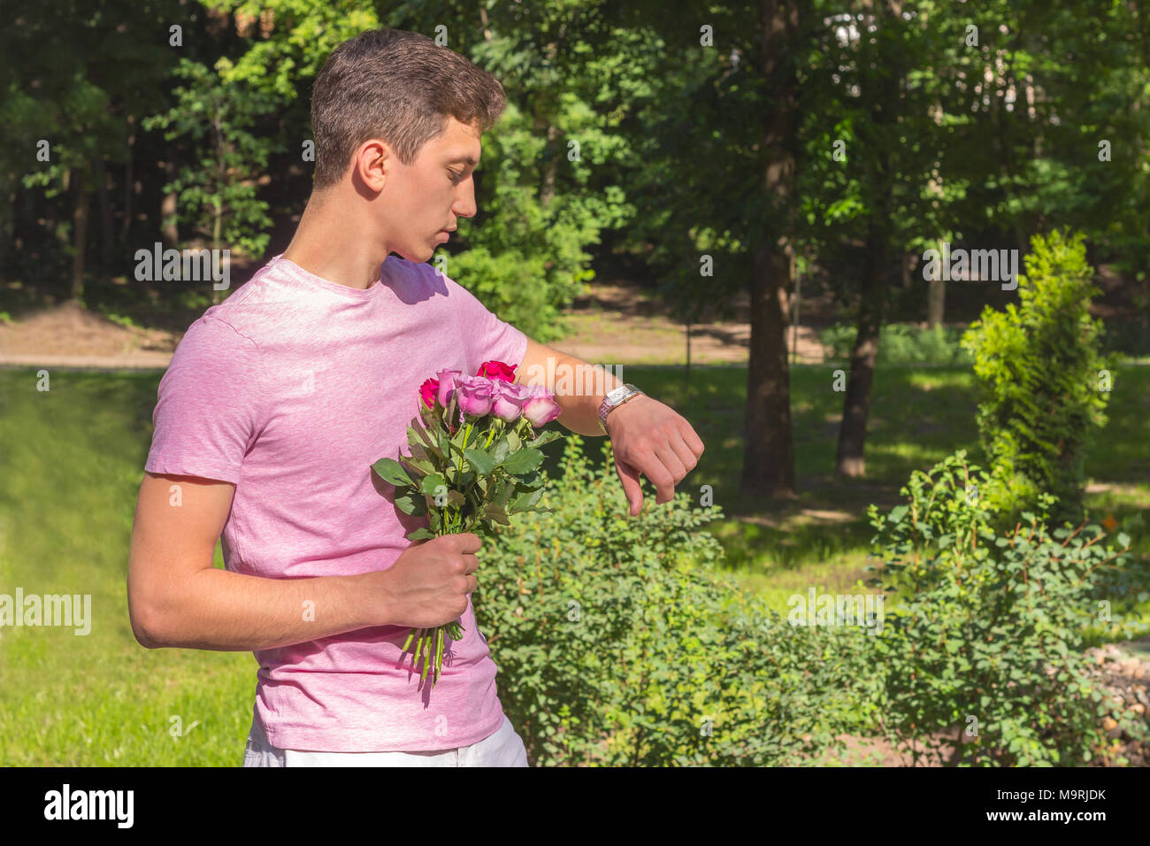 Young men waiting hi-res stock photography and images - Alamy