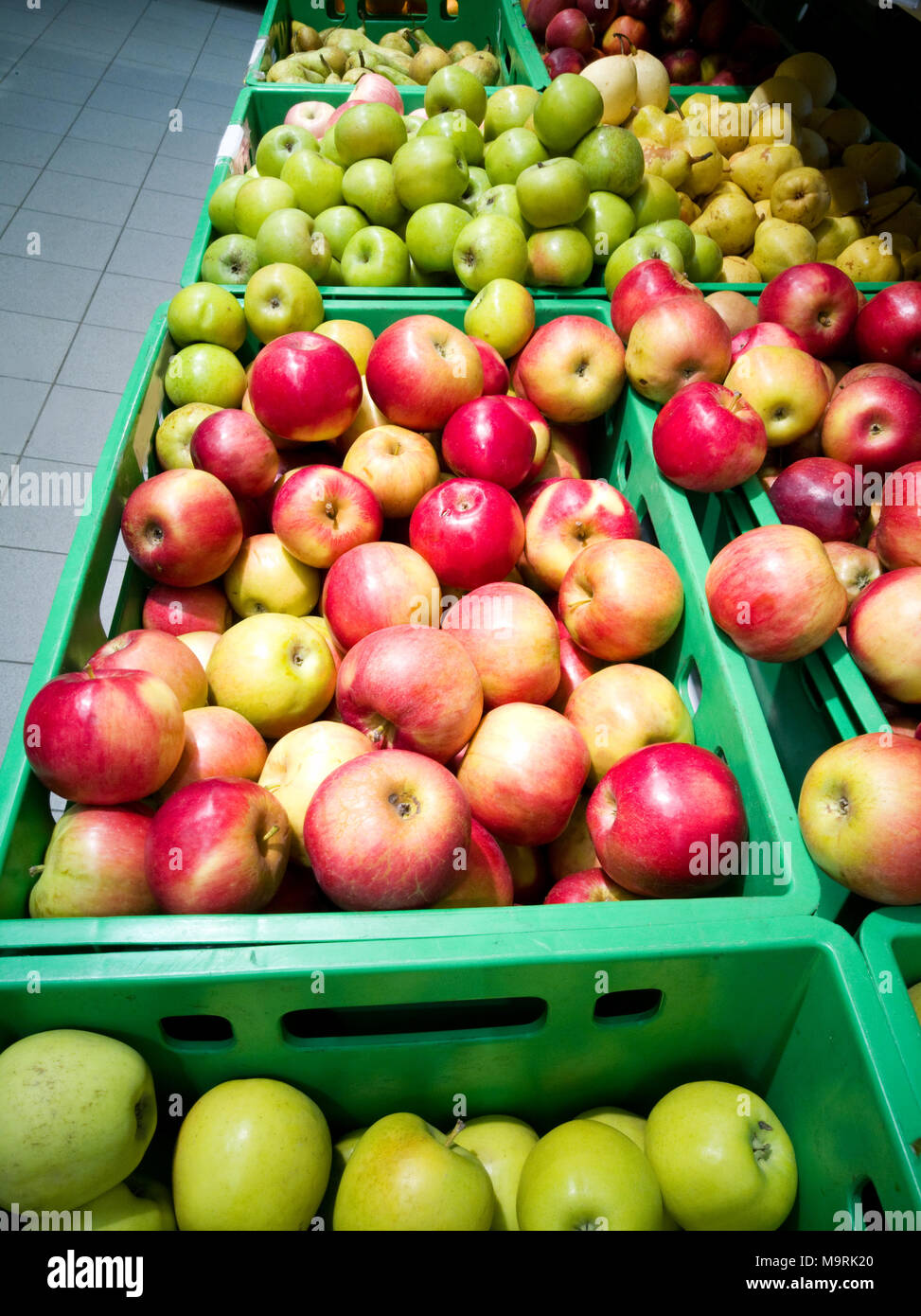 Fruit shipping research hi-res stock photography and images - Alamy