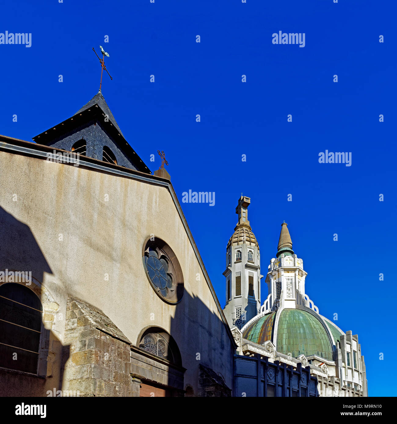 Europe, France, Auvergne, Vichy, Rue you of Dr. Charle, church, Eglise ...