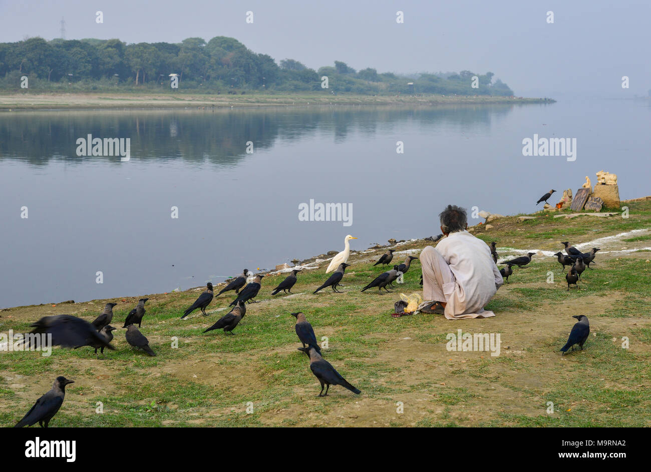 Feeding the poor in india hi-res stock photography and images - Alamy