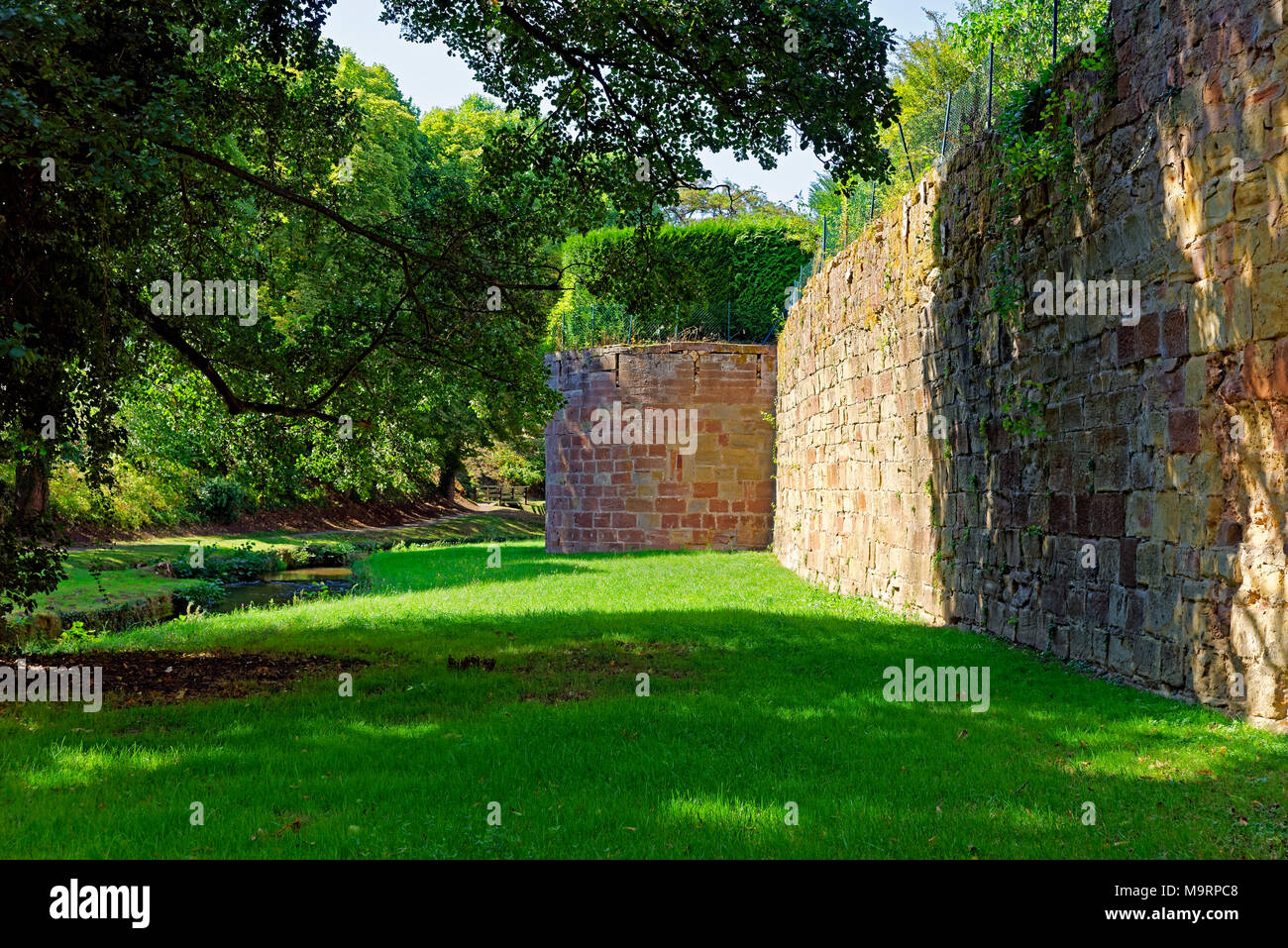 Ditch arrangement hi-res stock photography and images - Alamy