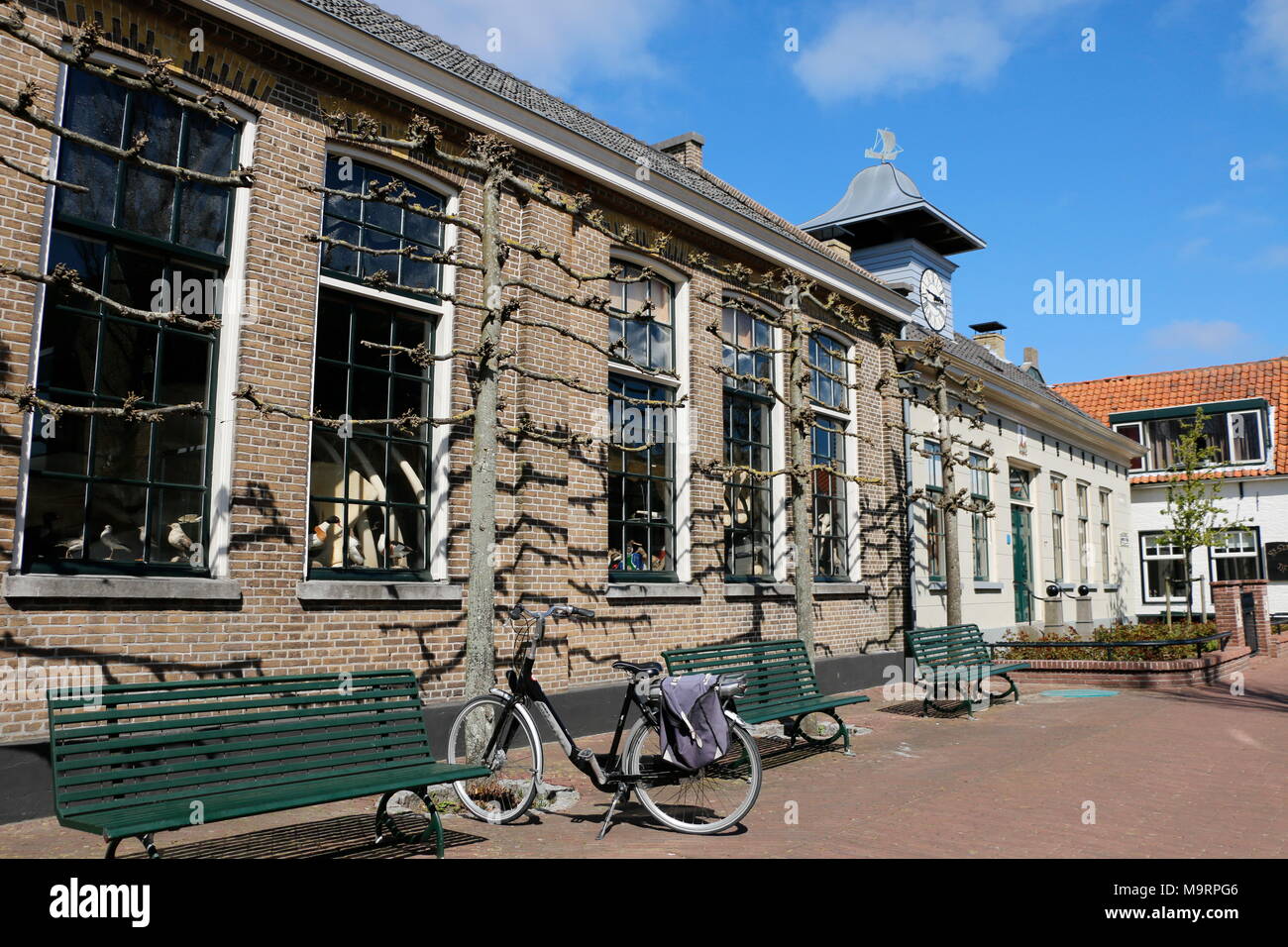 One village on the island is called East Vlieland The village West ...