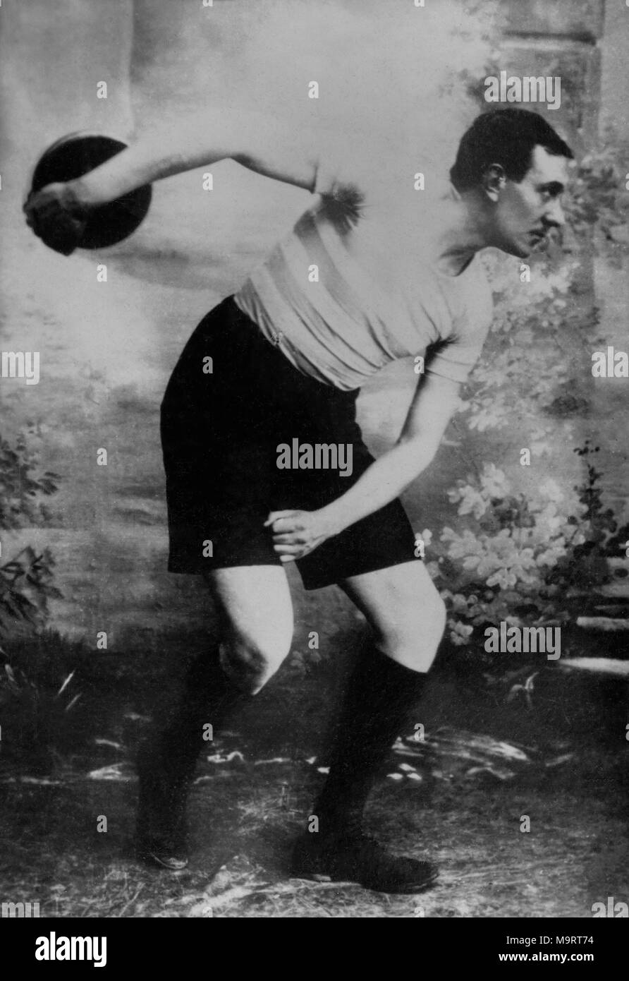 Disc launcher hi-res stock photography and images - Alamy