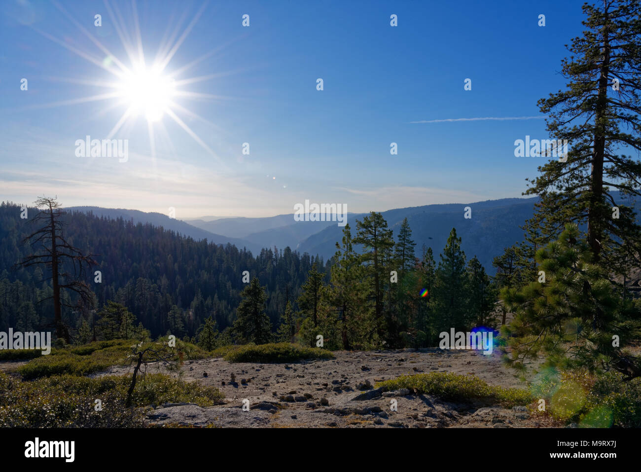 Sunlight over yosemite valley hi-res stock photography and images - Alamy