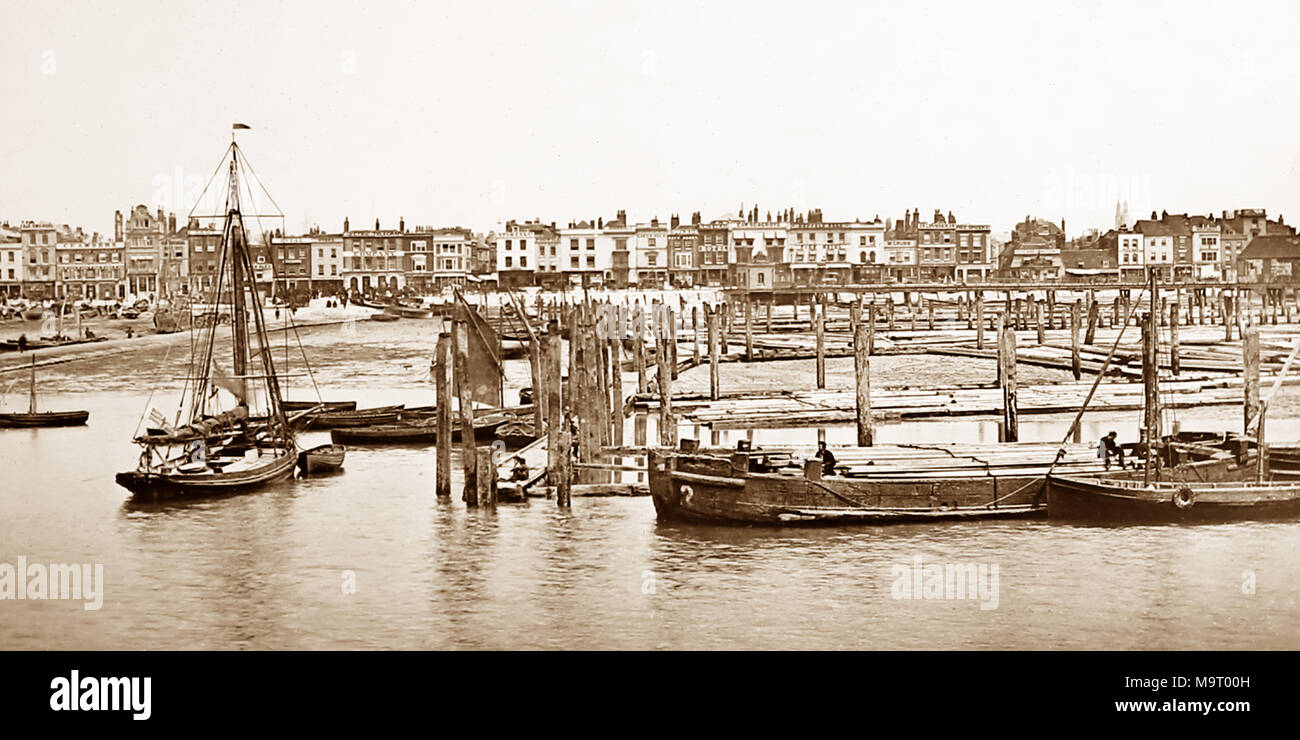 Old portsmouth harbour hi-res stock photography and images - Alamy