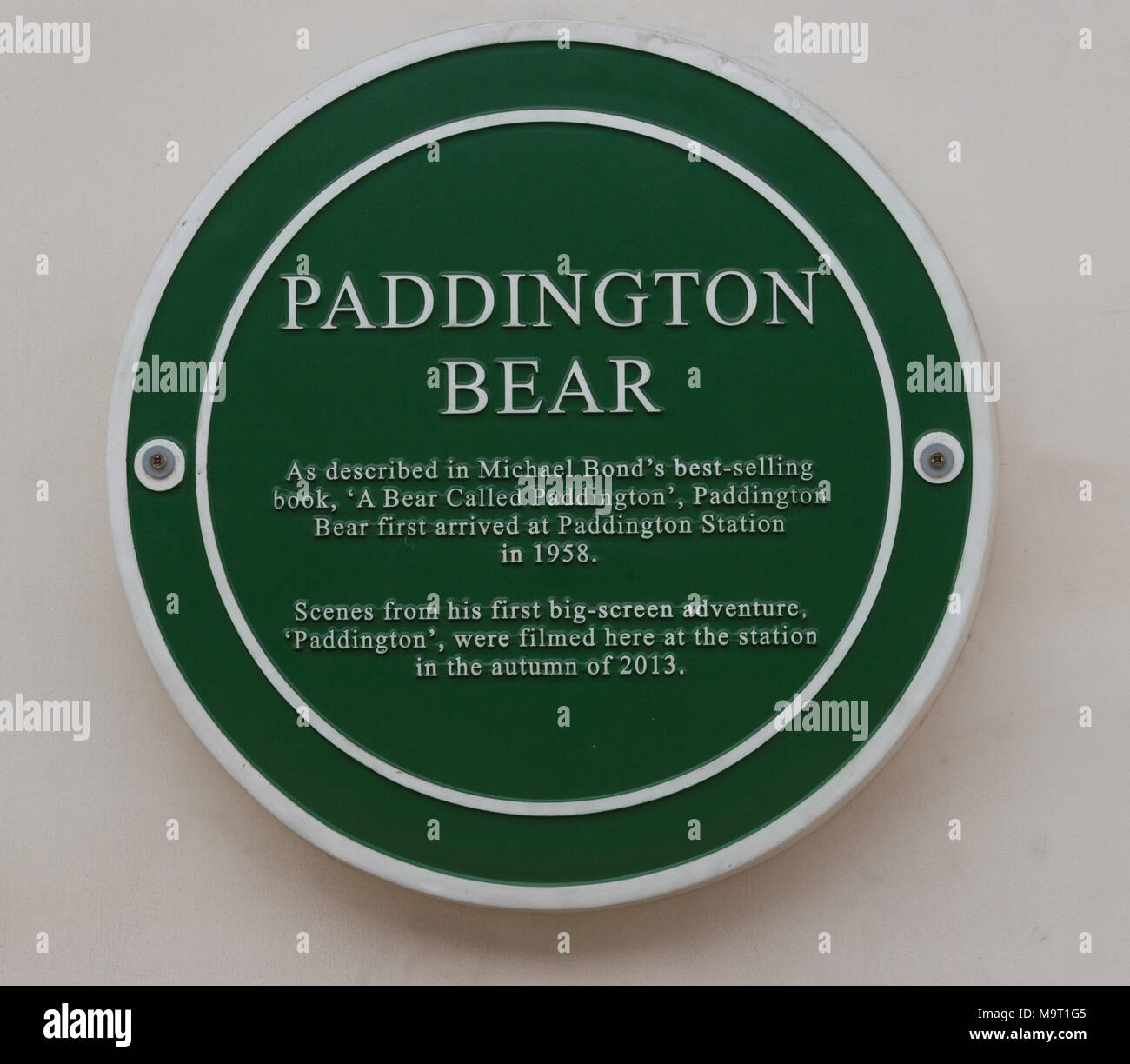 Paddington bear story hi-res stock photography and images - Alamy