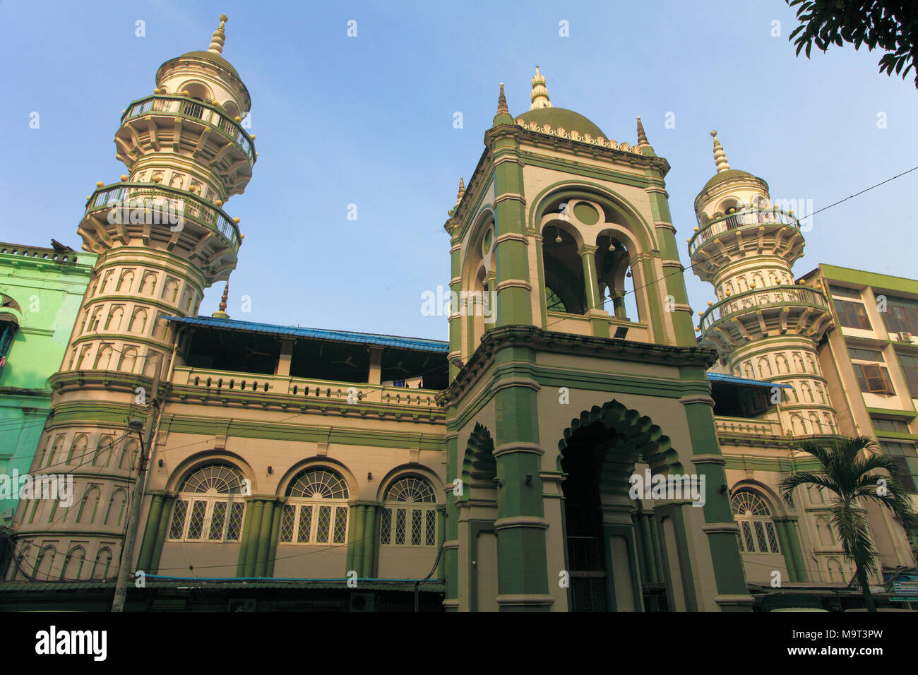 Sunni mosque hi-res stock photography and images - Alamy