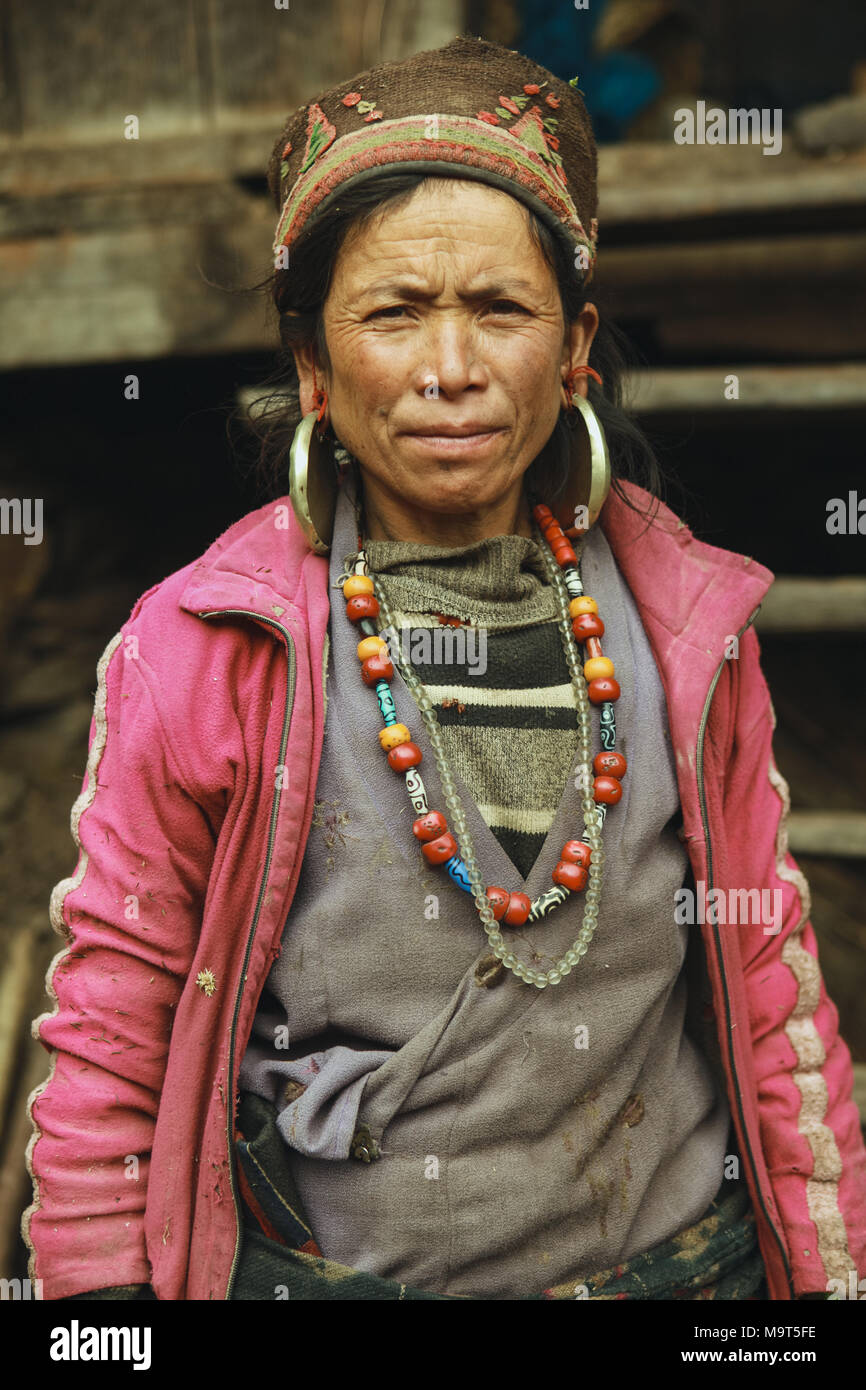Tamang dress hi-res stock photography and images - Alamy