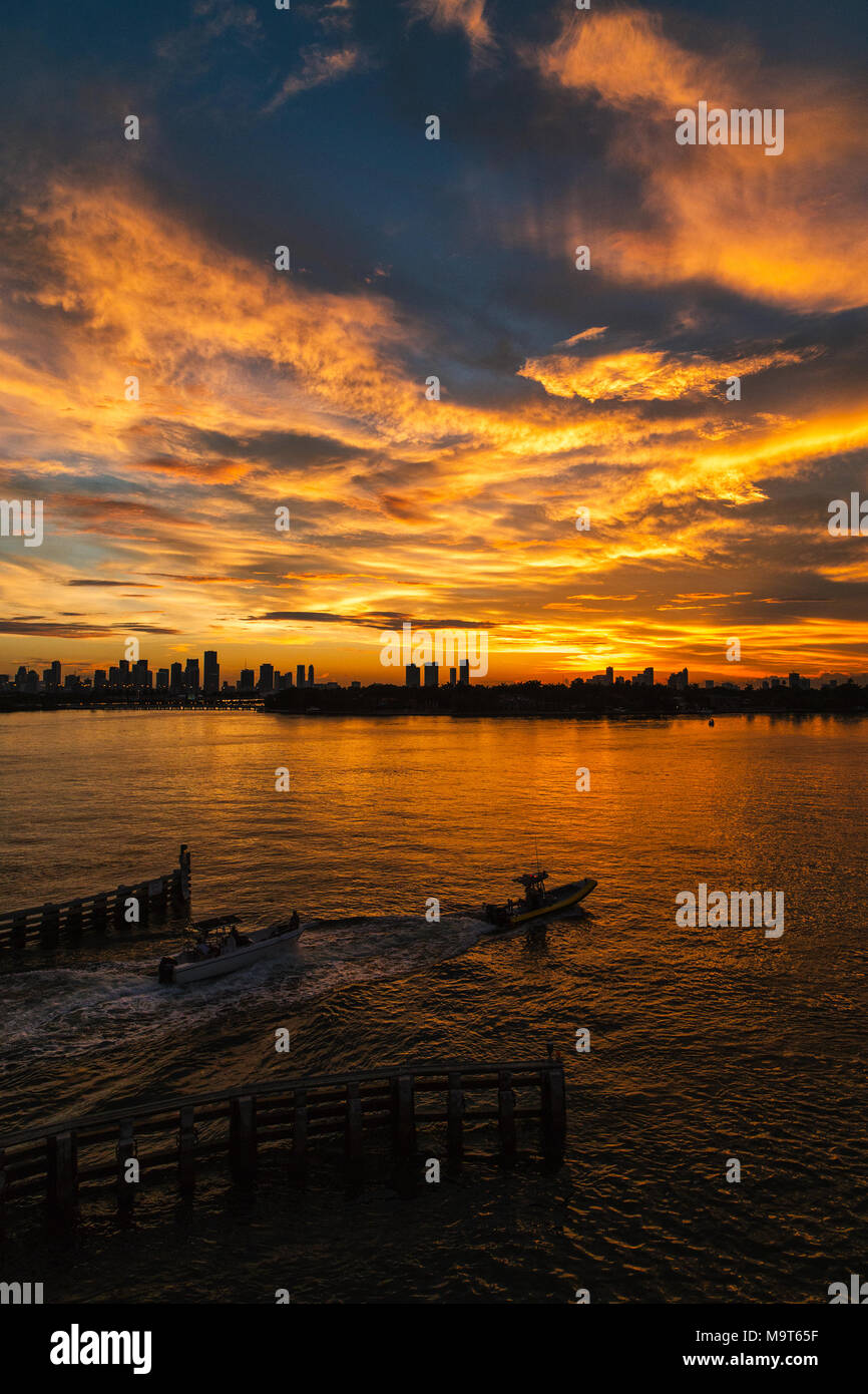 Sunset miami hi-res stock photography and images - Alamy