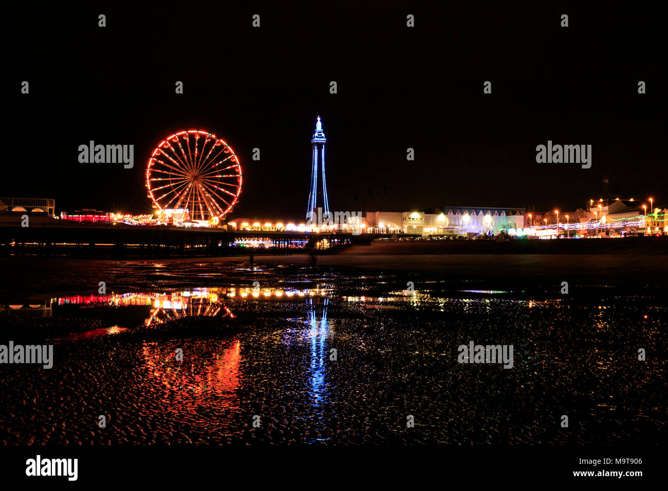 Pleasure beach blackpool night hi-res stock photography and images - Alamy