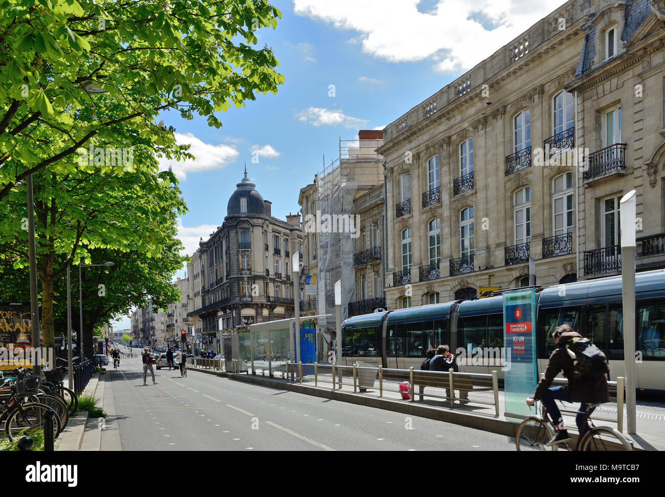 Modern and ancient buildings hi-res stock photography and images - Alamy