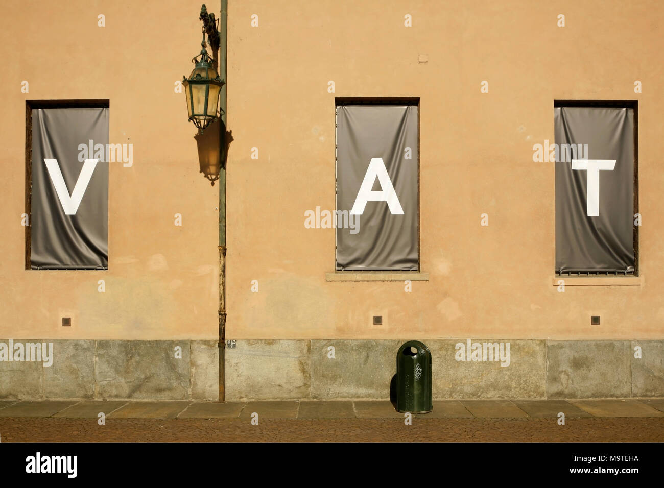 Blocked windows hi-res stock photography and images - Alamy