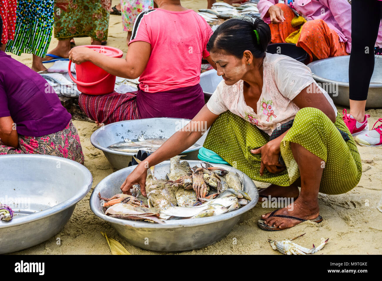 Myanmar seafood cuisine hi-res stock photography and images - Alamy