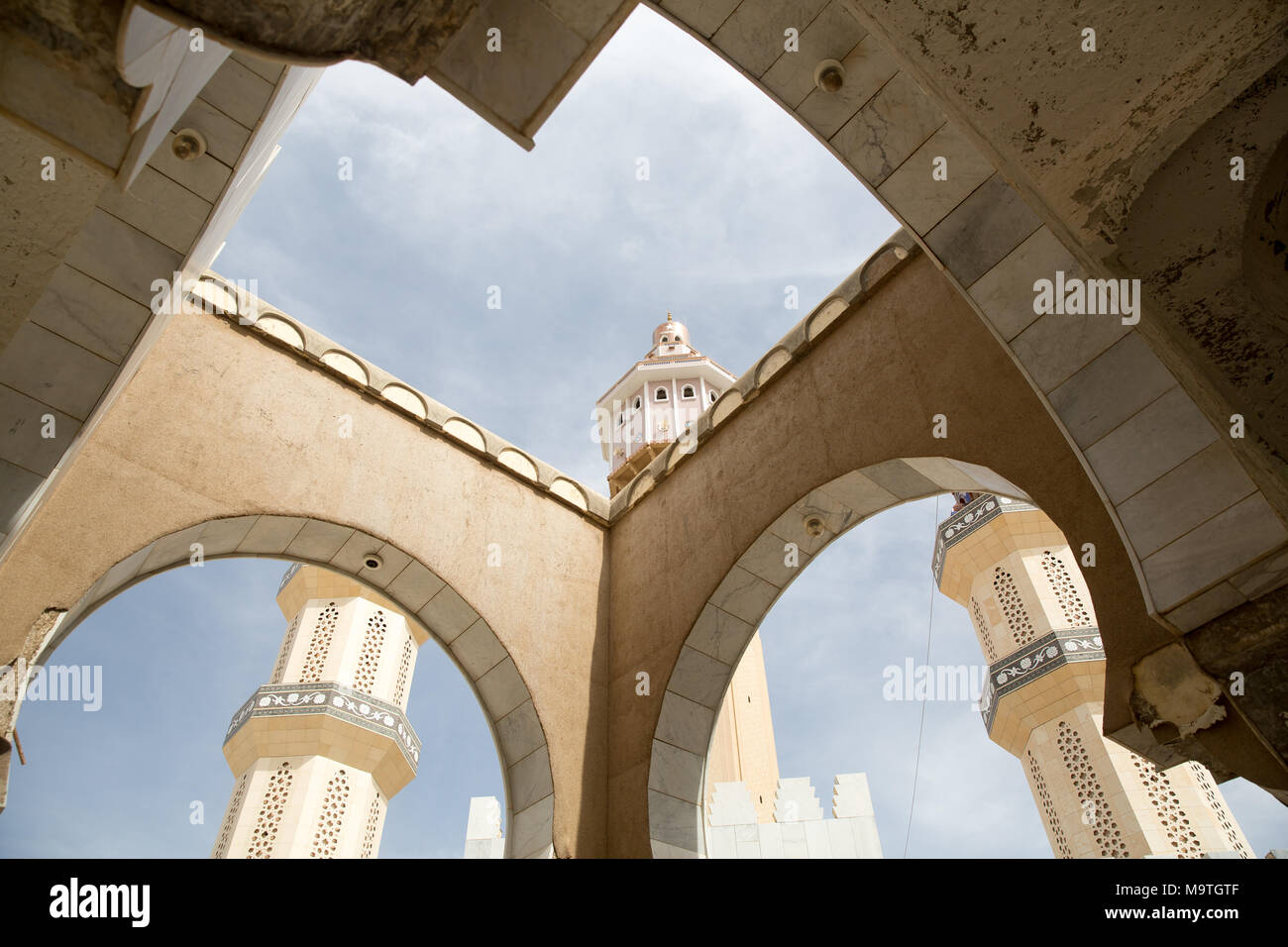 Touba mosquee hi-res stock photography and images - Alamy