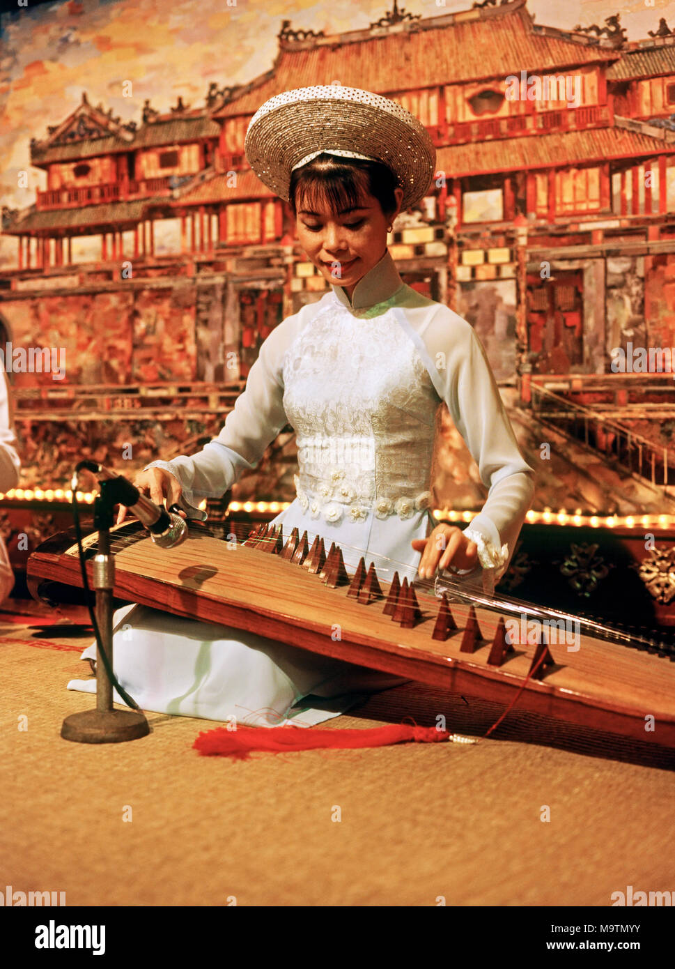 Traditional Vietnamese musician, Saigon, south Vietnam Stock Photo - Alamy