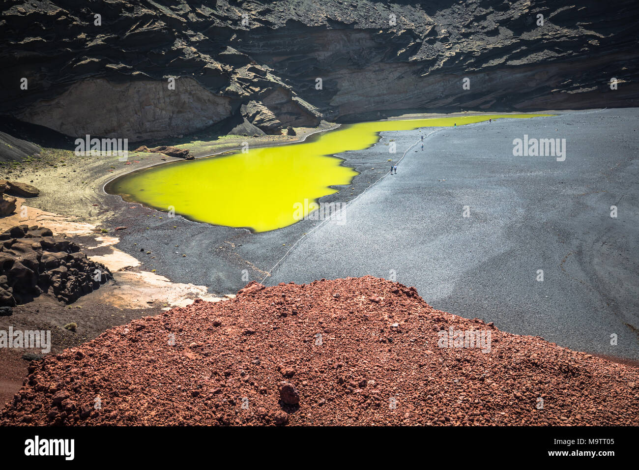 Lago de color verde hi-res stock photography and images - Alamy