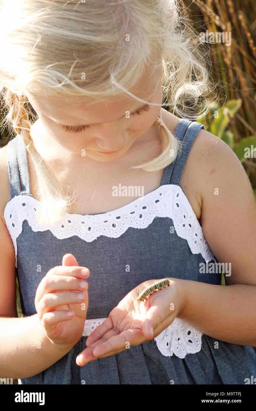 Child and monarch butterflies hi-res stock photography and images - Alamy