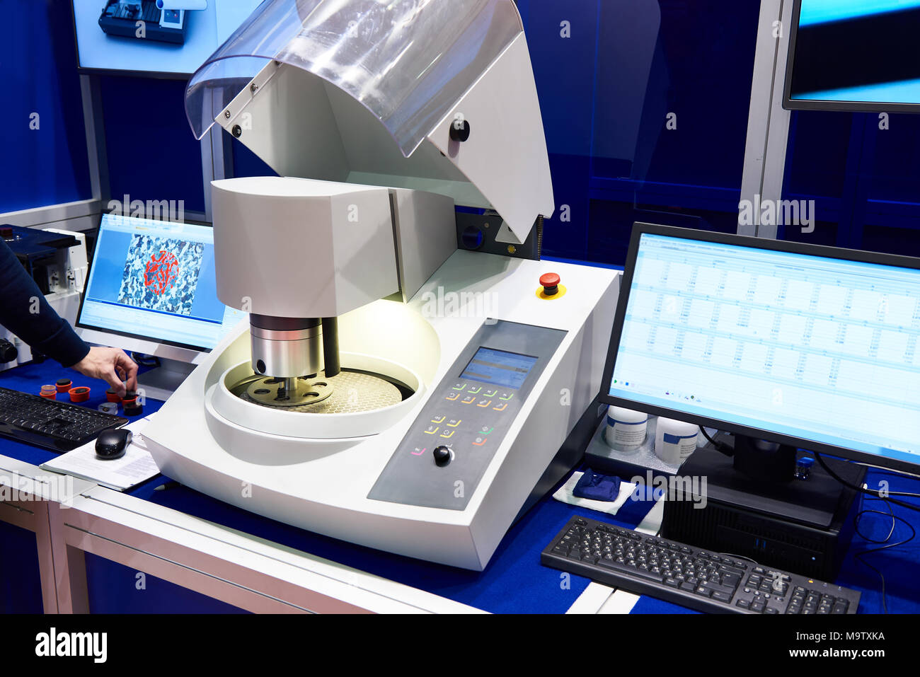 Powerful grinding and polishing system for high quality sample ...