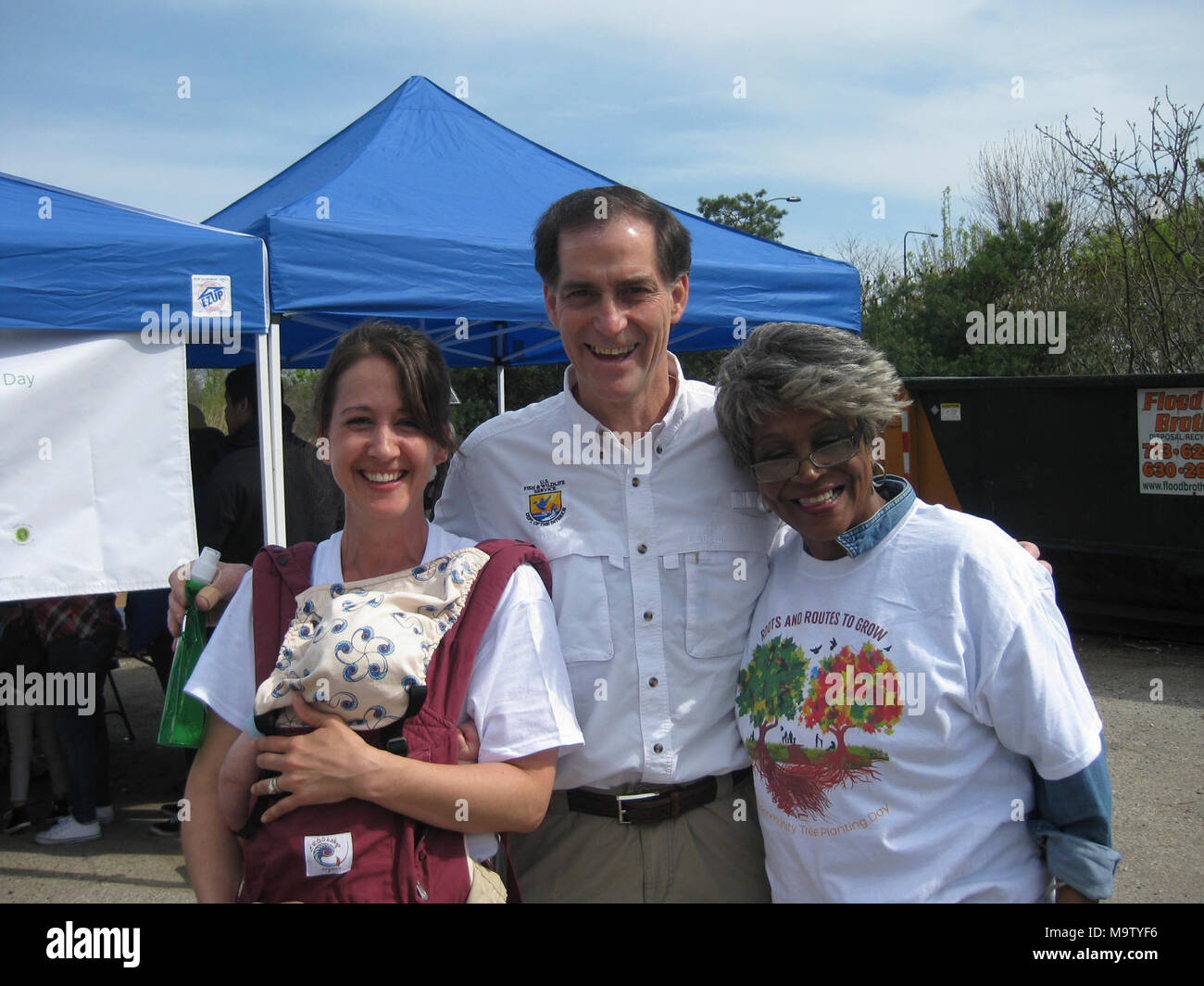 Dan Ashe meets Field Museum Climate Scientist Abigail Derby Lewis. Dan ...