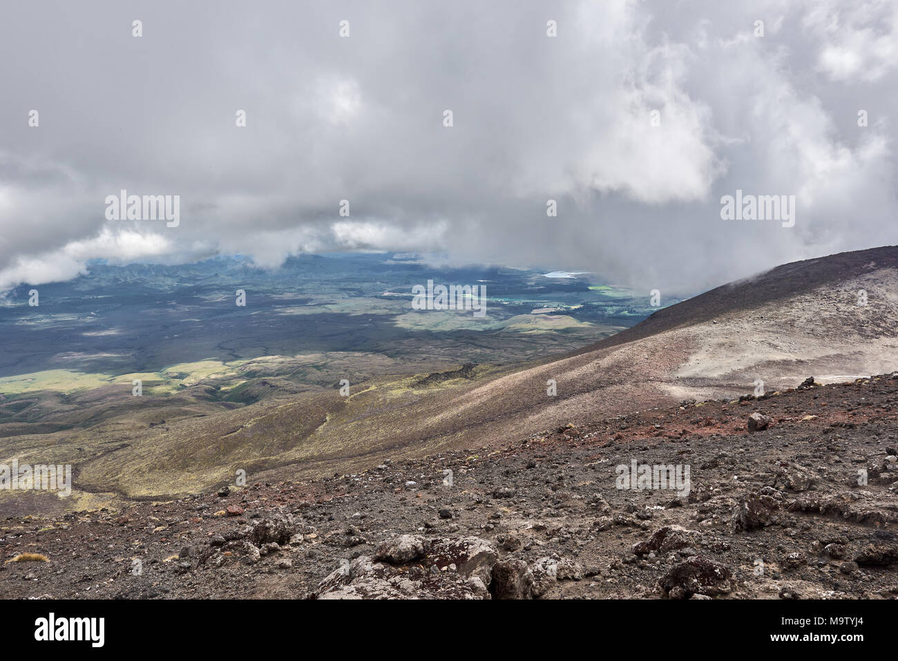 Views along the trail of the Tongariro Alpine Crossing, New Zealand ...