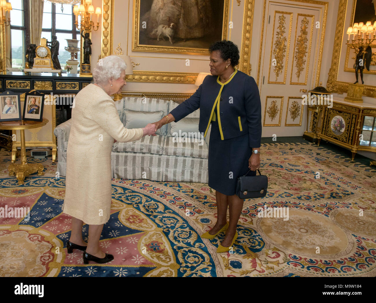 Sandra mason the queen hi-res stock photography and images - Alamy