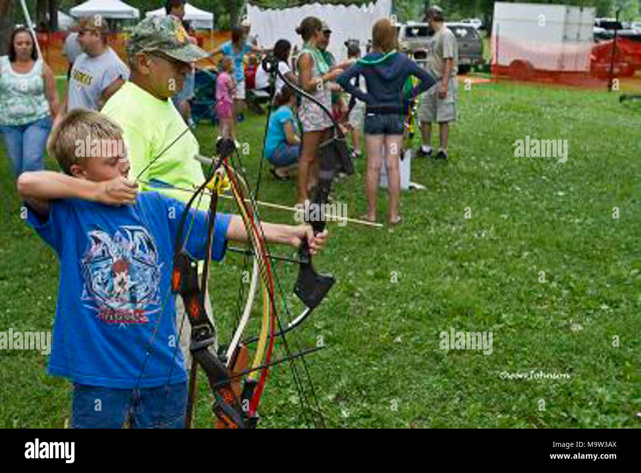 Archery students learning hi-res stock photography and images - Alamy