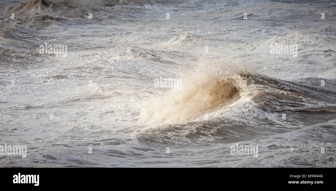 Rolling waves hi-res stock photography and images - Alamy