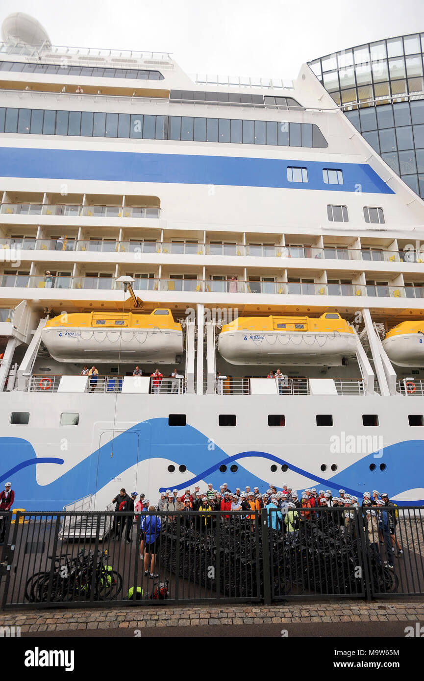 Cruise ship AIDAblu of AIDA Cruises in Langelinie in Harbour of ...