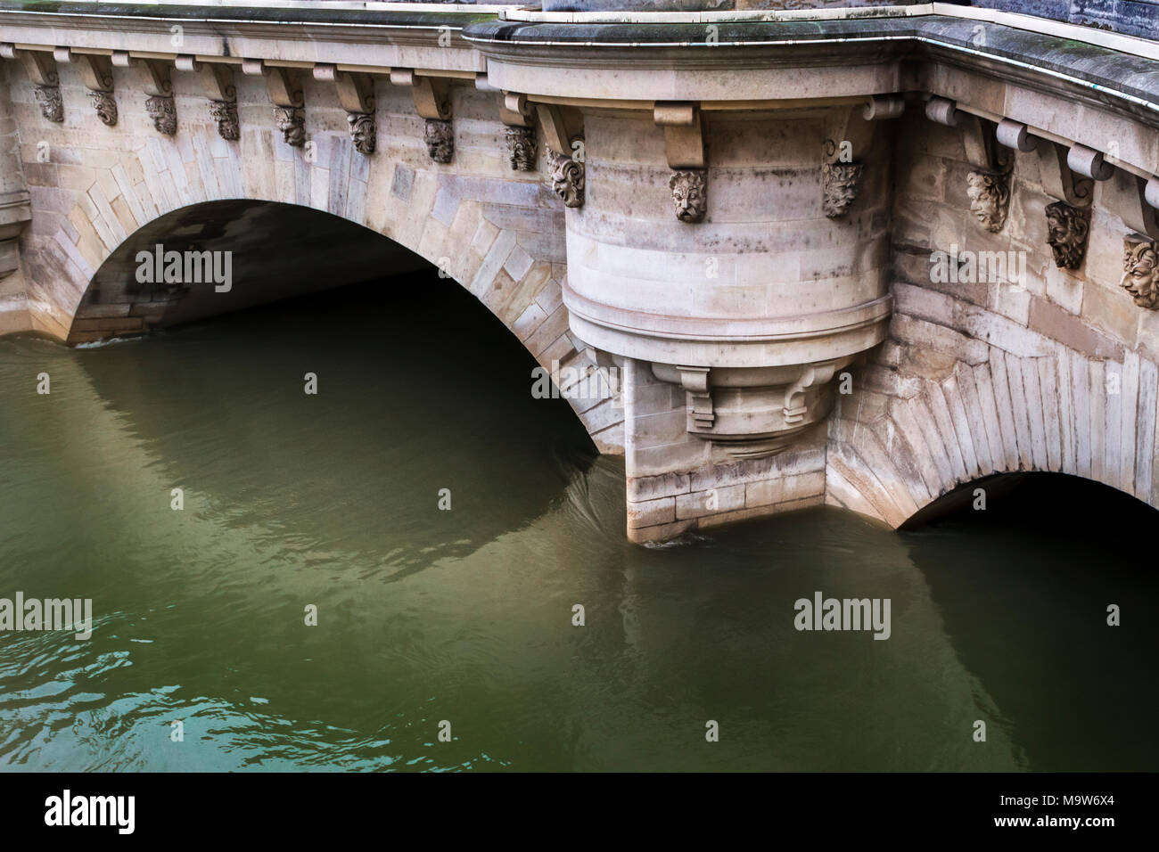 Paris bridge gallery hi-res stock photography and images - Alamy