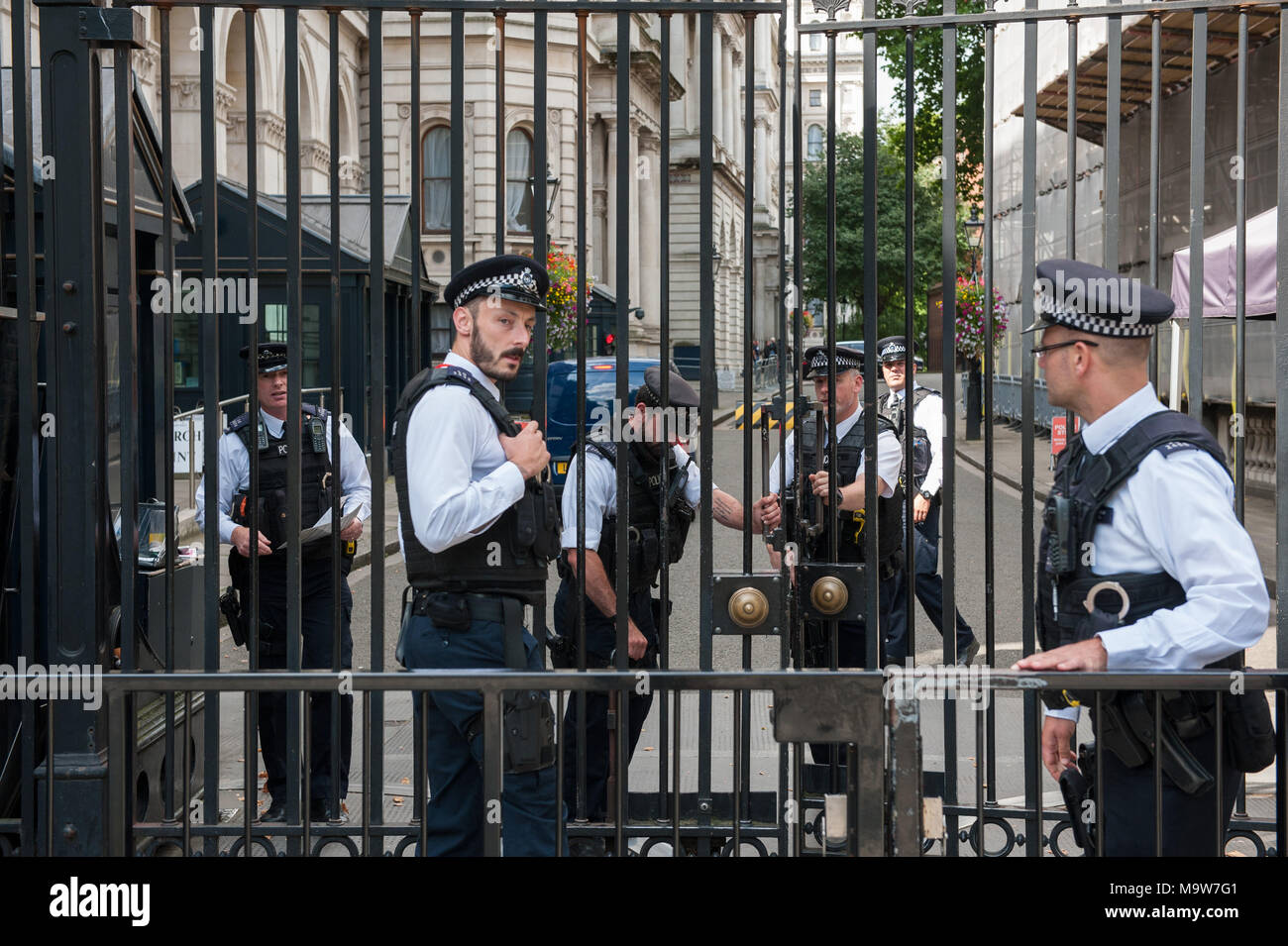 London. Dowing steet. United Kingdom Stock Photo - Alamy